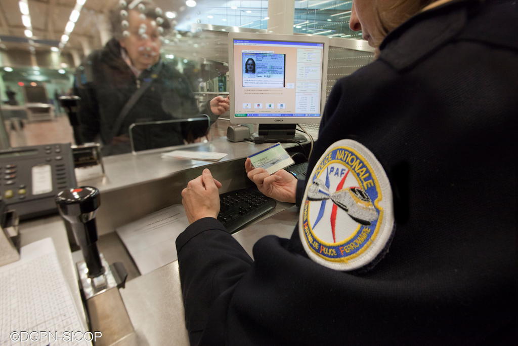 Un policier aux frontières français à la solde des services marocains ...
