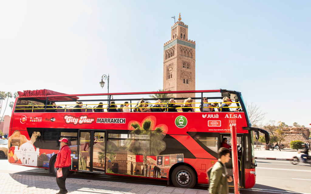 L’exploitation des bus touristiques à impériale de Marrakech remise en ...