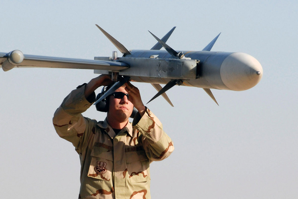 Le Pentagone valide une vente de missiles air-air AMRAAM au Maroc pour ...